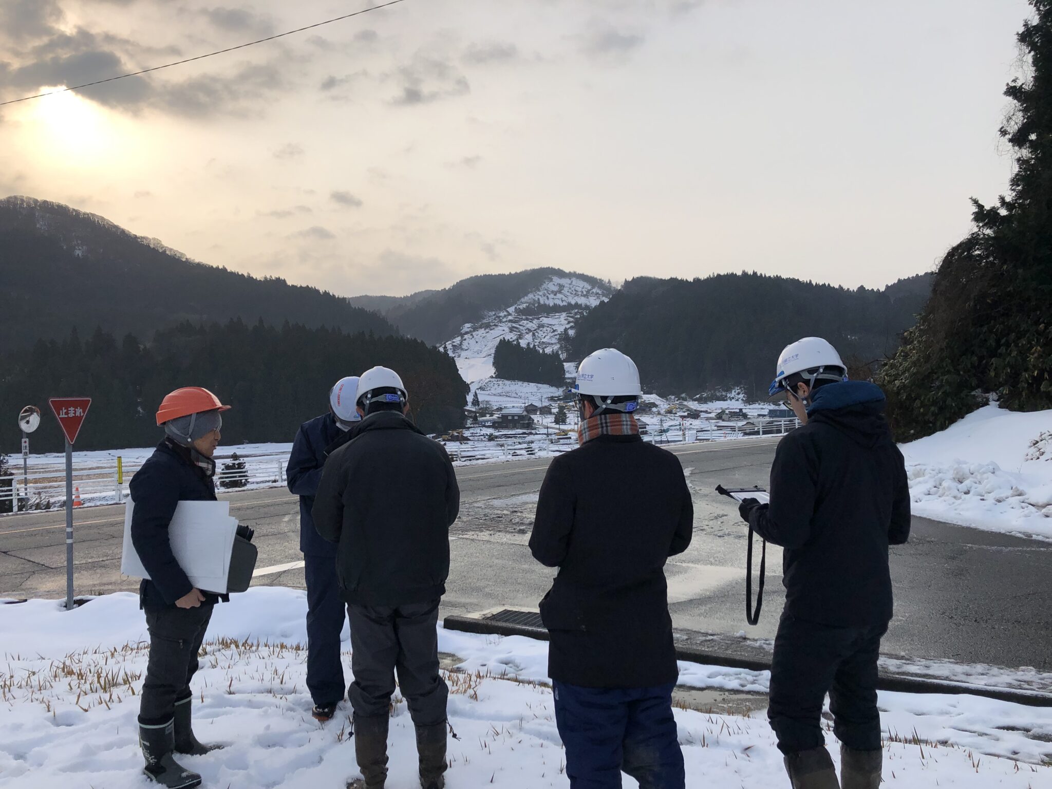 震災と豪雨後の能登の自然環境を視察：国環研専門家と現地へ – OUIK